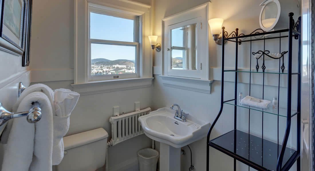 Take a Photo Tour of Nantucket InnNantucket Inn Anacortes